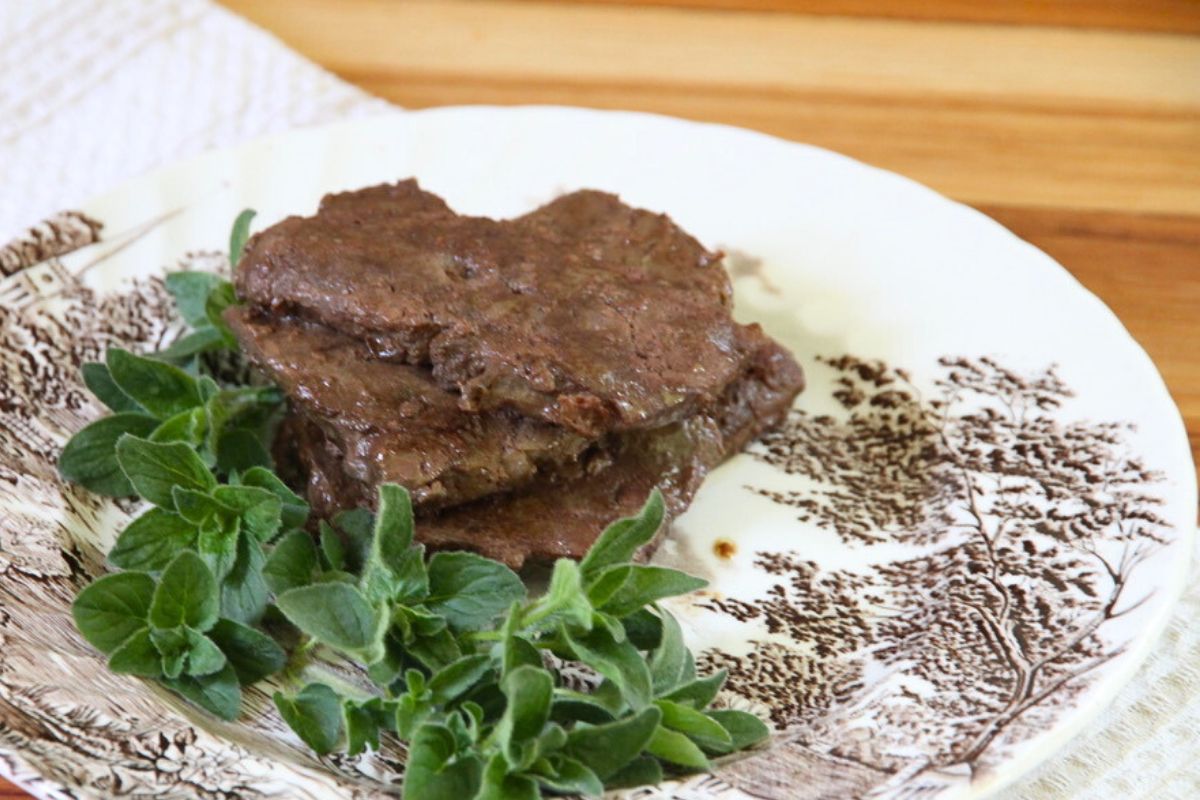 how-to-cook-beef-liver-in-a-cast-iron-skillet • a traditional life