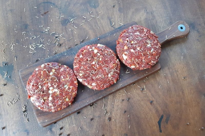 How to Shape the Perfect Burger Patty • A Traditional Life