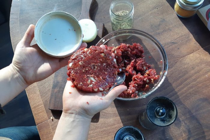 How to Shape the Perfect Burger Patty • a traditional life