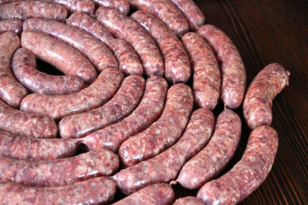 Garlic Sausage Recipe with Deer Venison and Pork • A Traditional Life